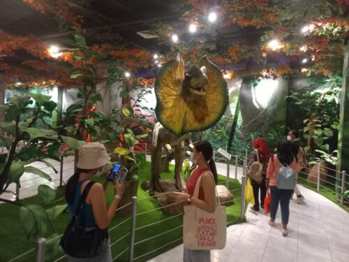 Rasakan Sensasi Bertemu Dinosaurus di Funworld Adventure BG Junction ...